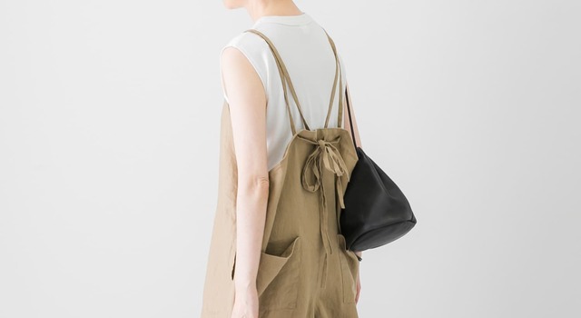 後ろ姿もおとな可愛いリネン素材のサロペット - かぐれ(カグレ) | キナリノモール