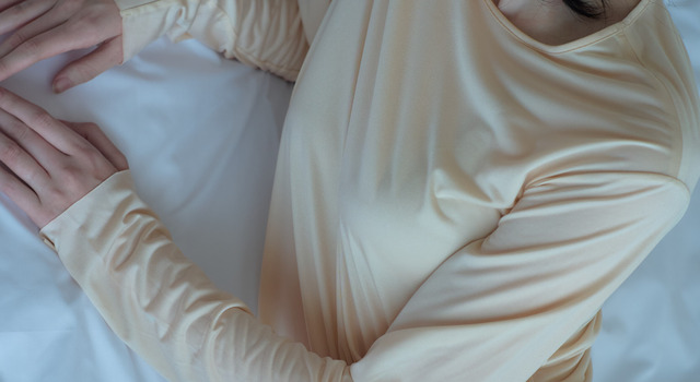 IRIS47｜スタイリスト金子綾YouTube公開 今すぐ真似したくなる心地よい質感のカットソー＆モダンジュエリースタイル - H.O.V(フォブ) | キナリノモール